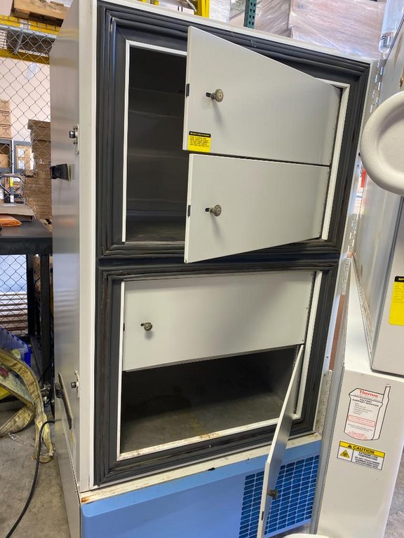 Used Thermo Fisher 995 2 Door Upright Ultra-Low Freezer