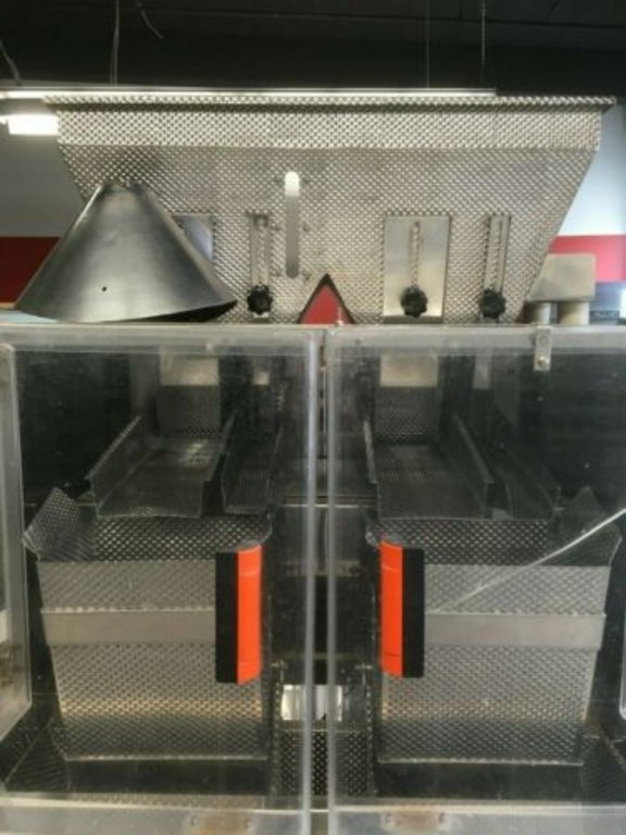 Used Dual Lane Linear Bucket Scale With Dimpled Buckets