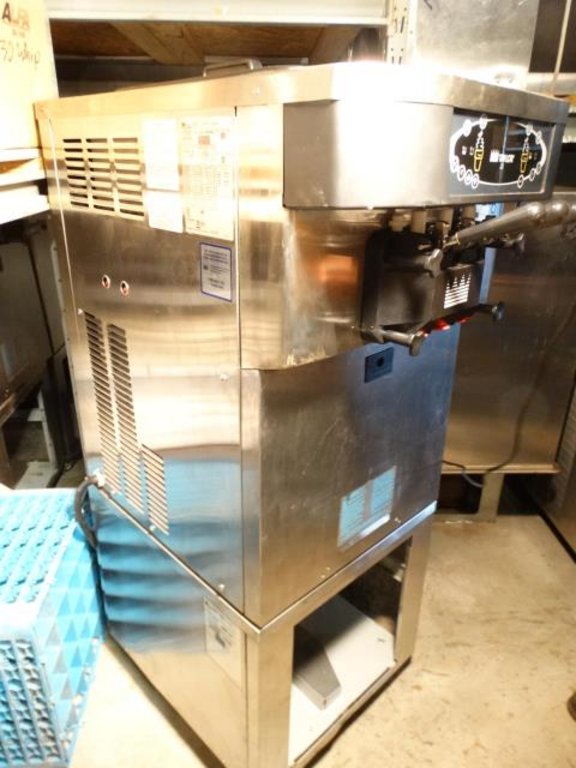 Used C723-27 Taylor Twin Twist Soft Serve Freezer