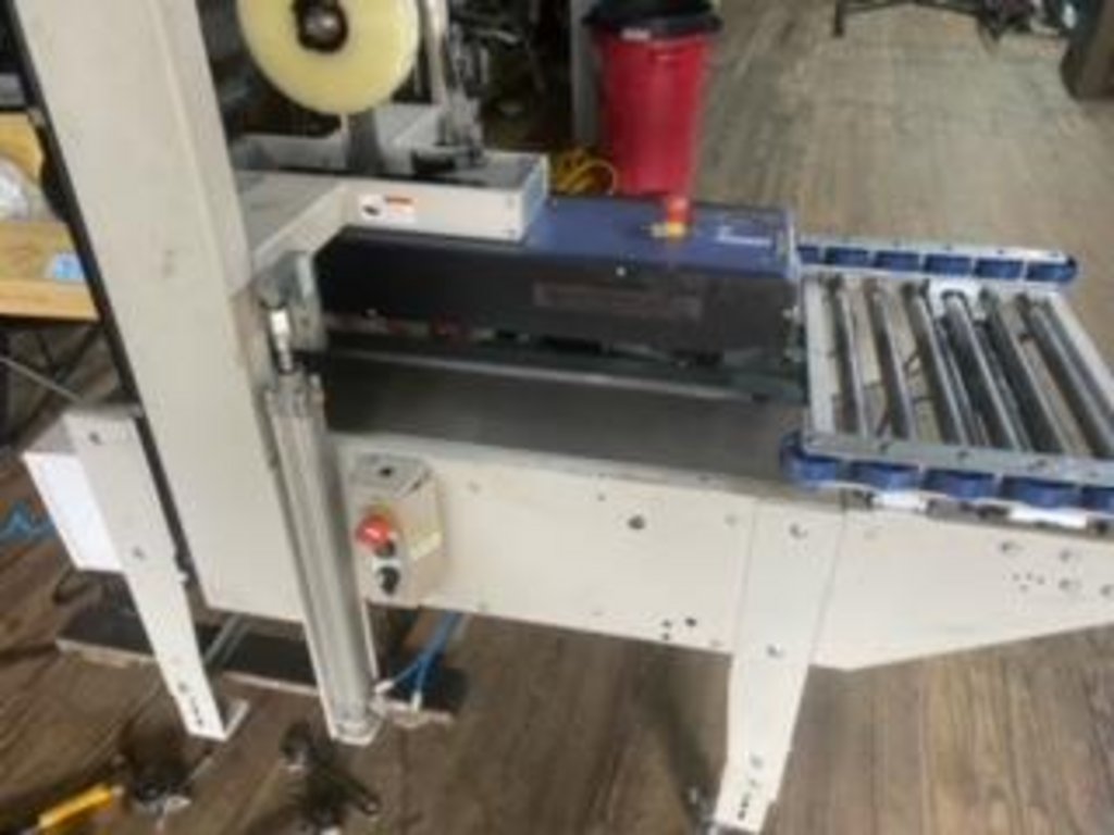 Used Interpack RSA 2024-TB/3 Top and Bottom Case Taper