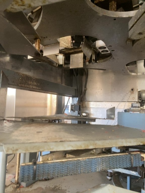 Used Daumar HB-46 Automatic Header Bag Machine