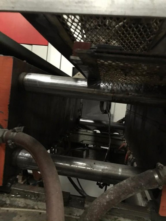 Used 350 R3 Uniloy Model 350R3 4 Head Blow Molding Machine