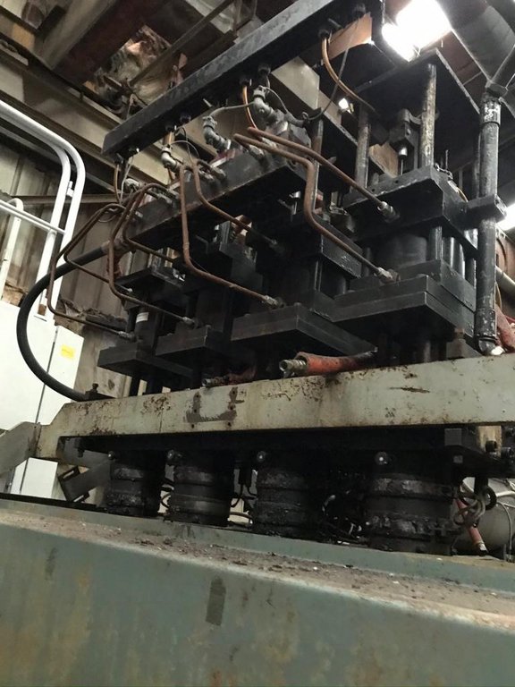 Used 350 R3 Uniloy Model 350R3 4 Head Blow Molding Machine