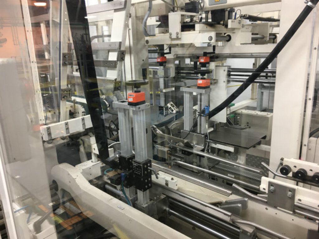 Used Focke 486 Case Packer with Nordson Glue Sealer