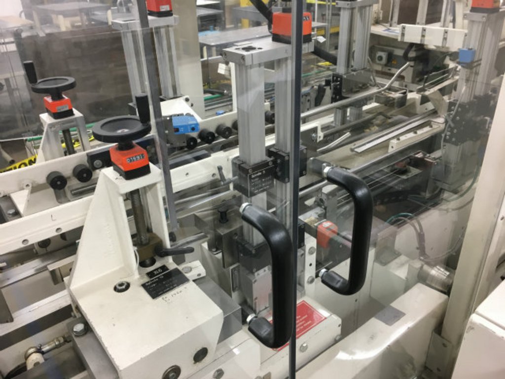 Used Focke 486 Case Packer with Nordson Glue Sealer