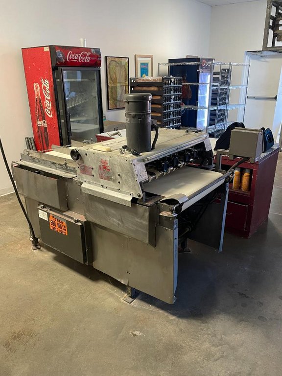 Used LeMatic GU7-5W Hinge Slicer for Bread and Buns