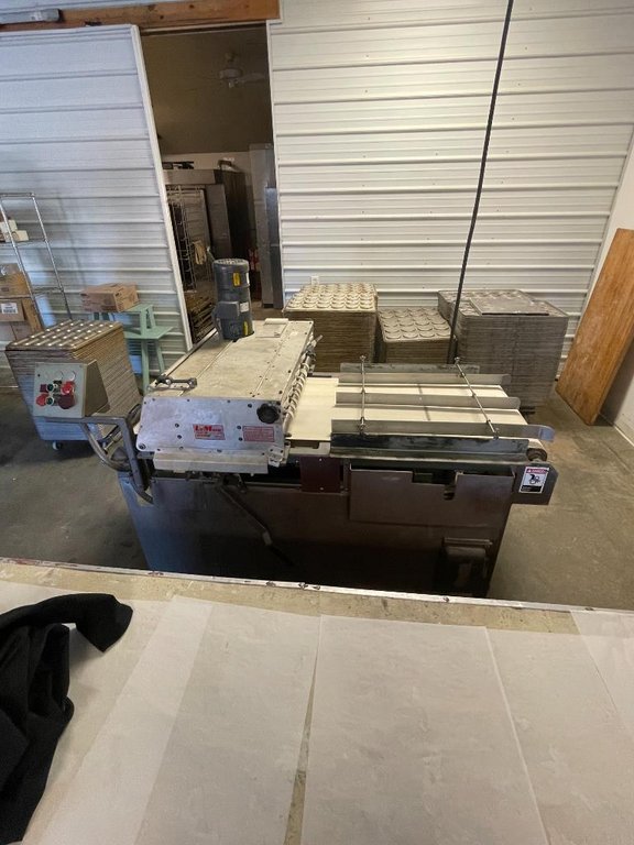 Used LeMatic GU7-5W Hinge Slicer for Bread and Buns