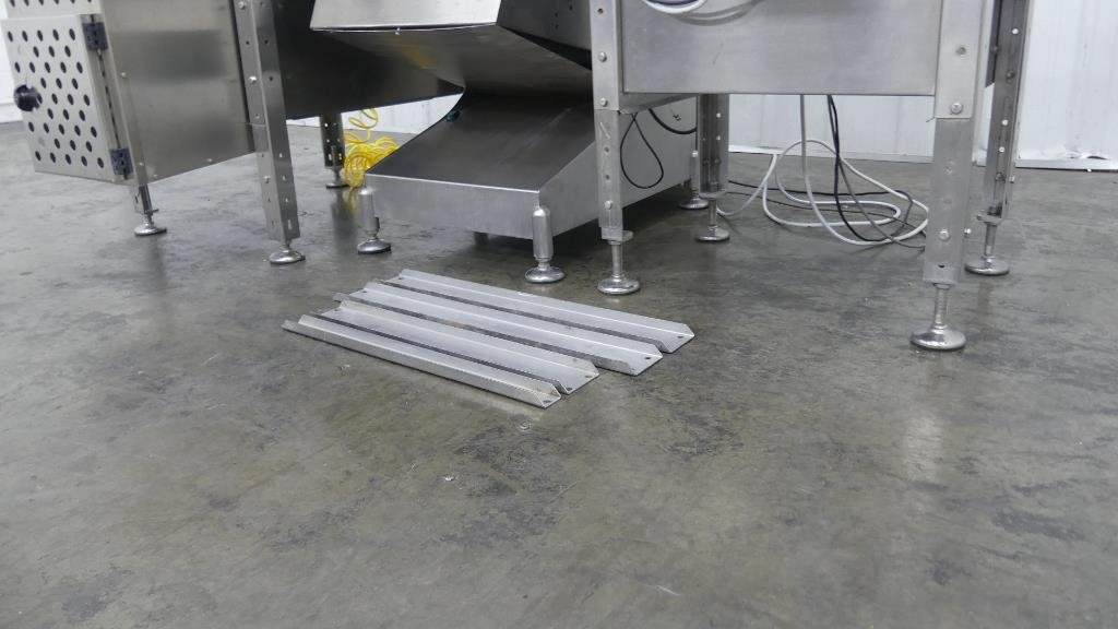 Used Genius Bizerba Checkweigher w Integrated Metal Detector