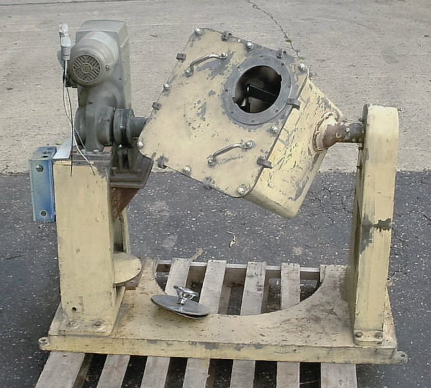 Used Foster Yates and Thom Rotocube Size 2 Cube Mixer