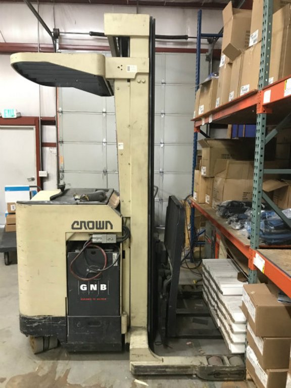 Used Crown RR3520-35 Sideshifter Fork Lift and Charger