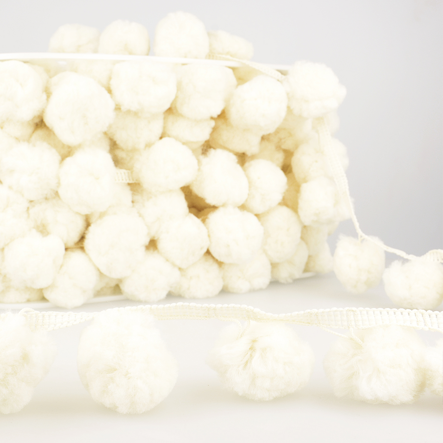 Trim: Pom Pom: Large: 10m x 50mm: Ivory - Stephanoise - Groves and Banks