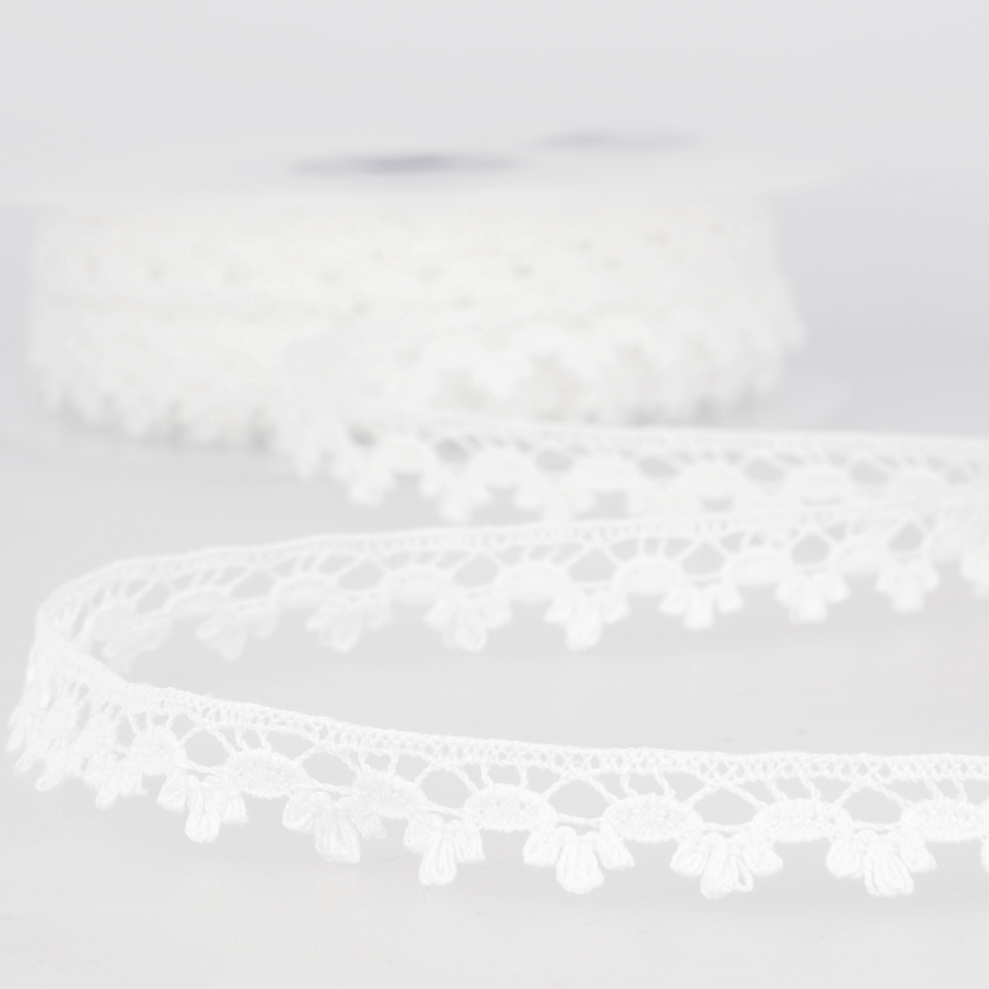 Trim: Lace: Cotton: 30m x 5mm: White - Stephanoise - Groves and Banks