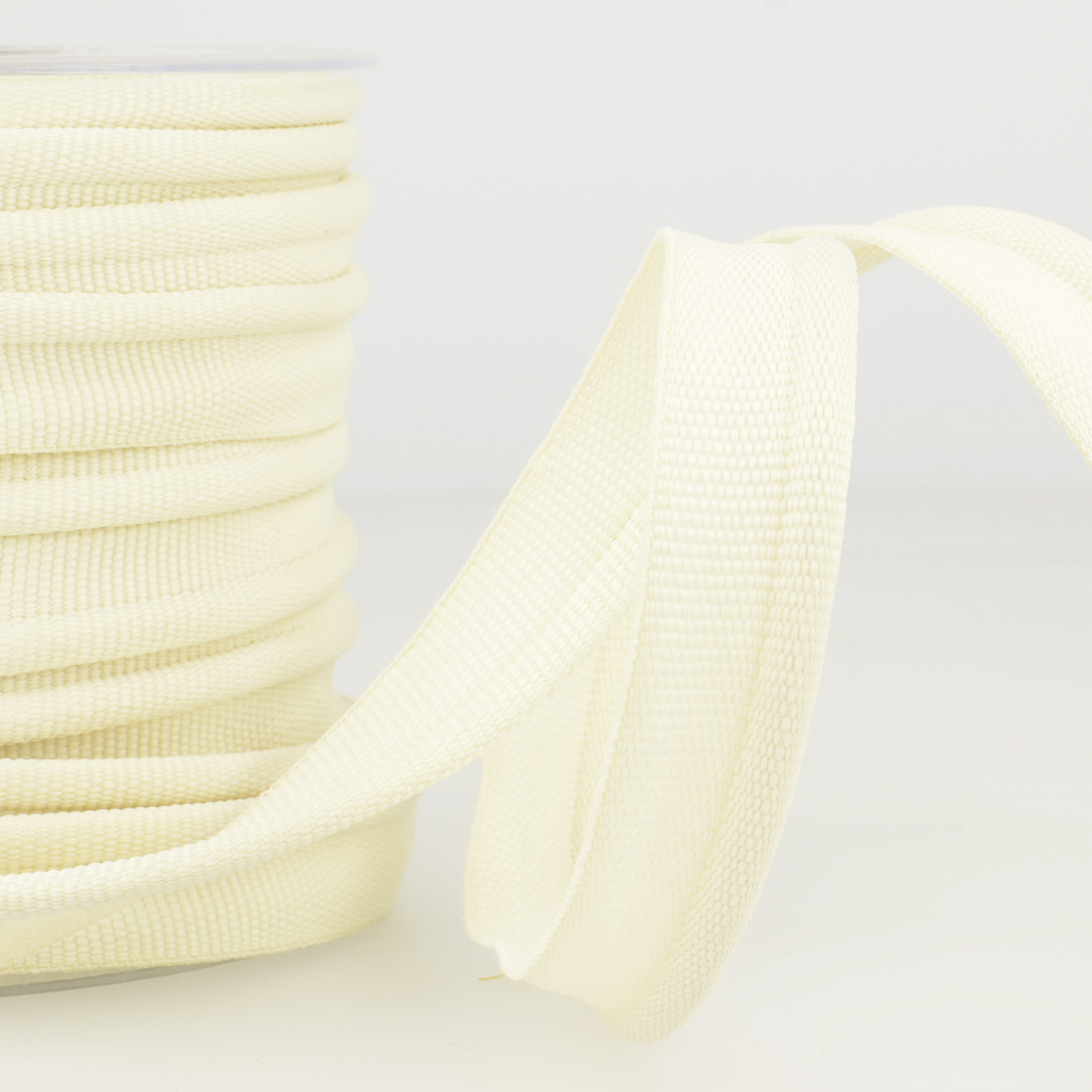 Trim: Piping: Flanged: 20m x 6mm: Cream - Stephanoise - Groves and Banks