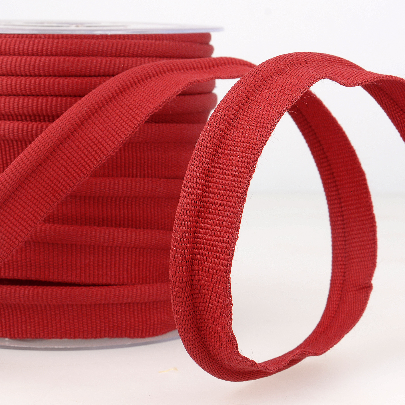 Trim: Piping: Flanged: 20m x 6mm: Burgundy - Stephanoise - Groves and Banks