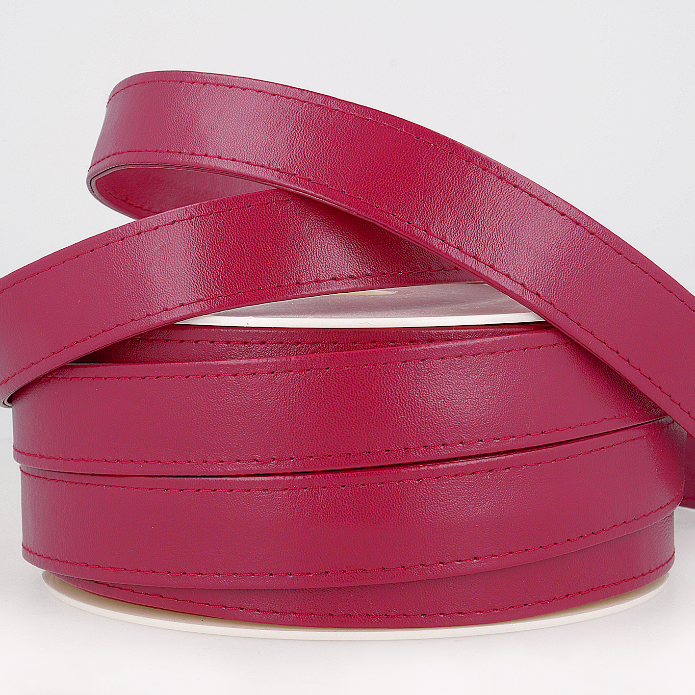 Trim: Webbing: Faux Leather: 10m x 25mm: Fuchsia - Stephanoise - Groves ...