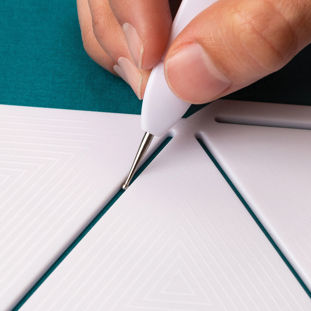 Scoring Pen: 3D Paper - Fiskars - Groves and Banks