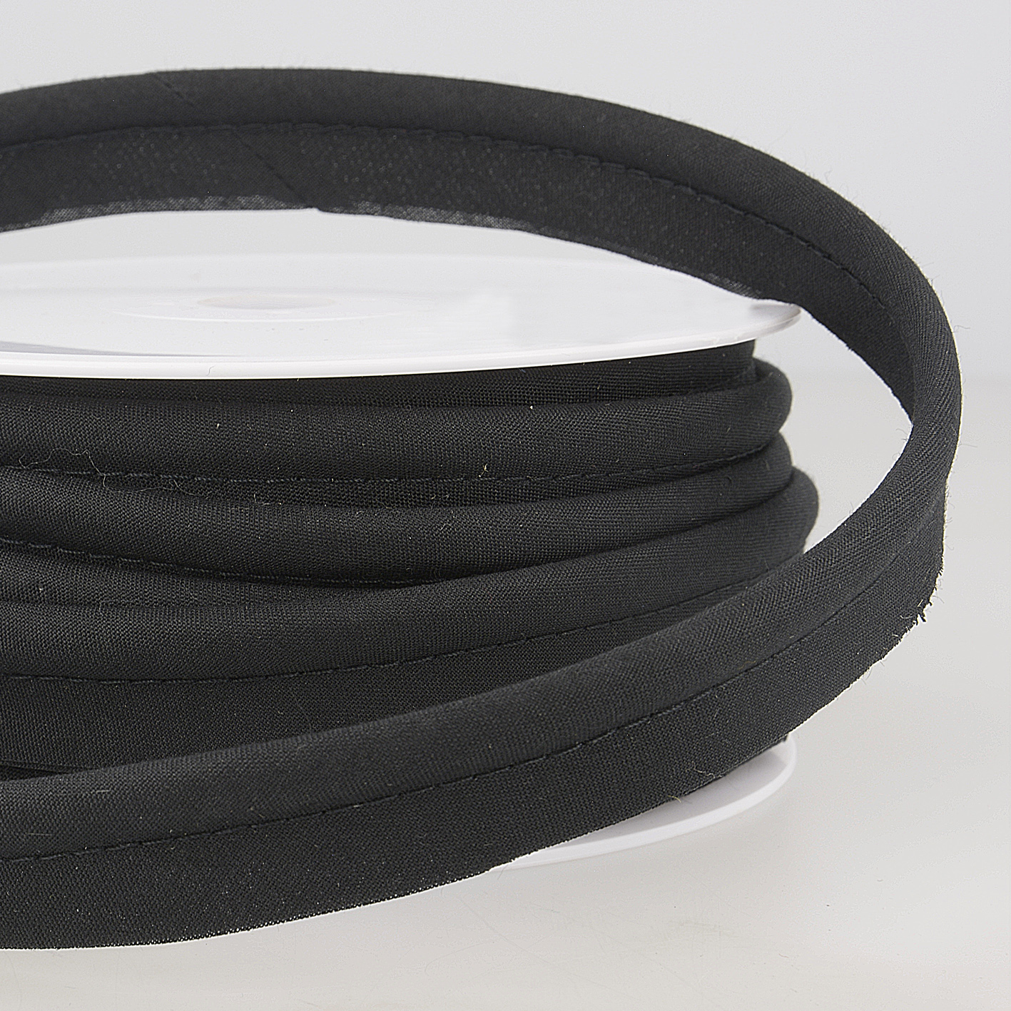 Trim: Piping: Flanged: 15m x 5mm: Black - Stephanoise - Groves and Banks