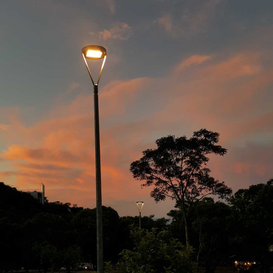 Luminaria urbana Simon Merak SYF de 77W con optica Simétrica 4000K a ...